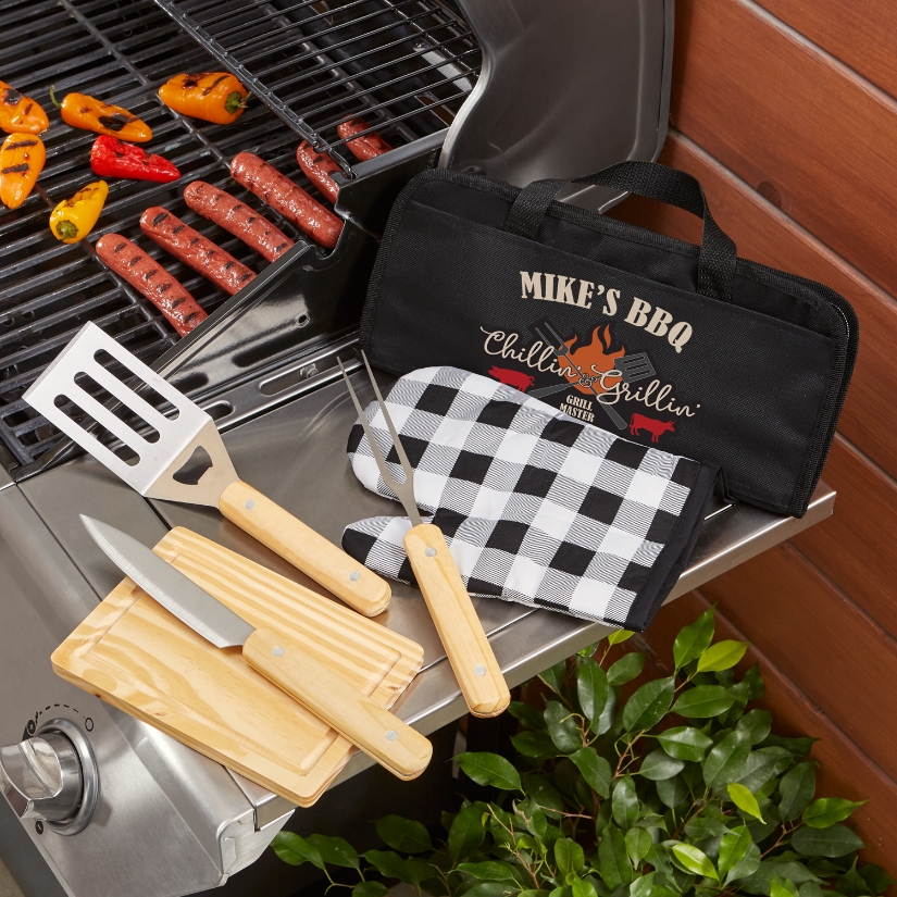 Chillin' & Grillin' 5 Piece BBQ Set at Gifts.com